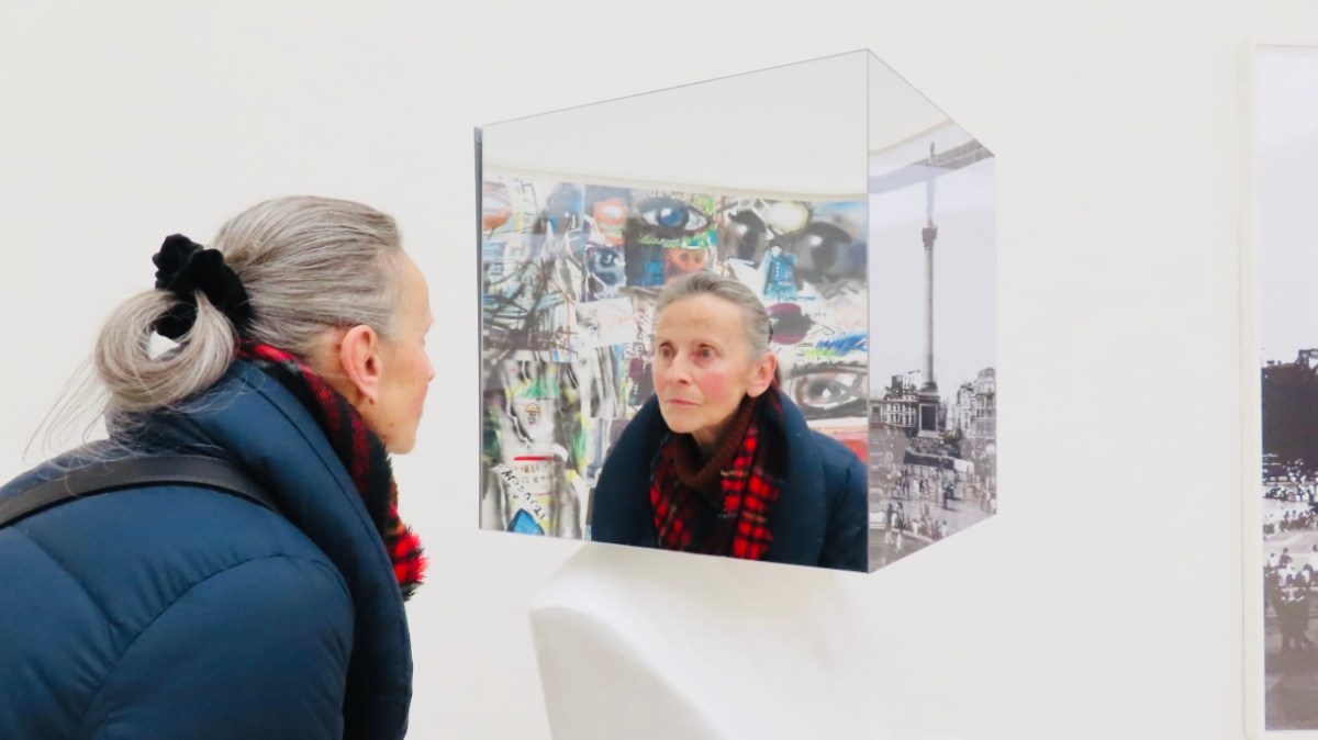 Looking Glass: a reflective poem – LesleyScoble.com
